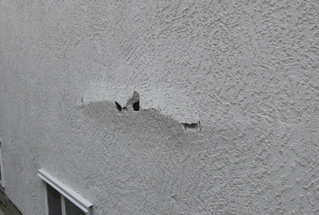 Cracking and Bulging House? Miami Stucco Painting and Repairs - North Miami