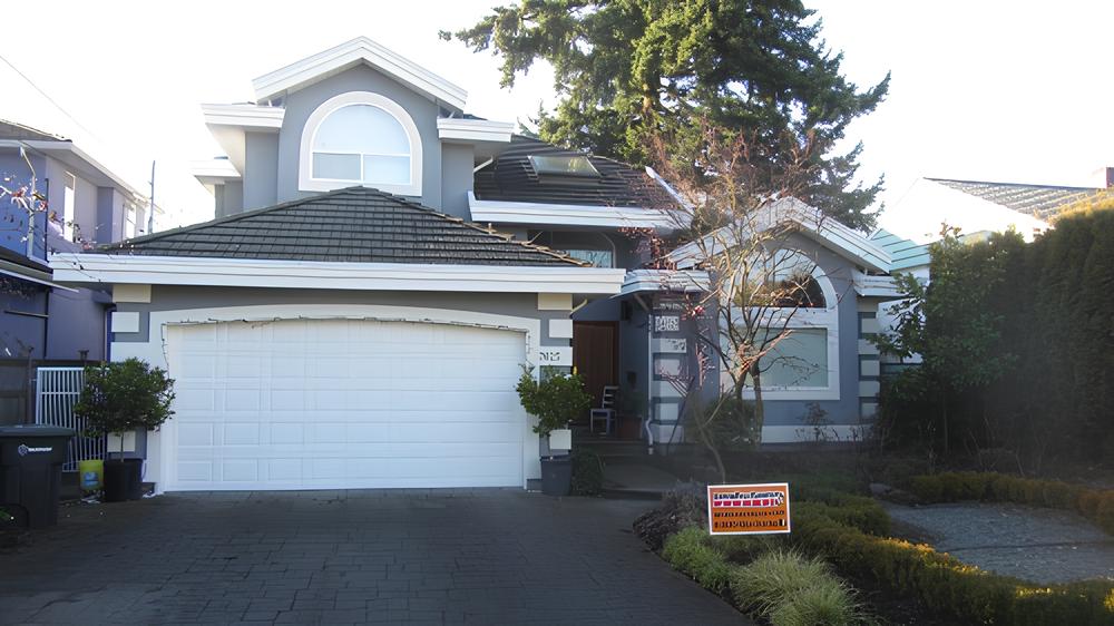 Gray Stucco Exterior - CertaPro Painters of North Vancouver